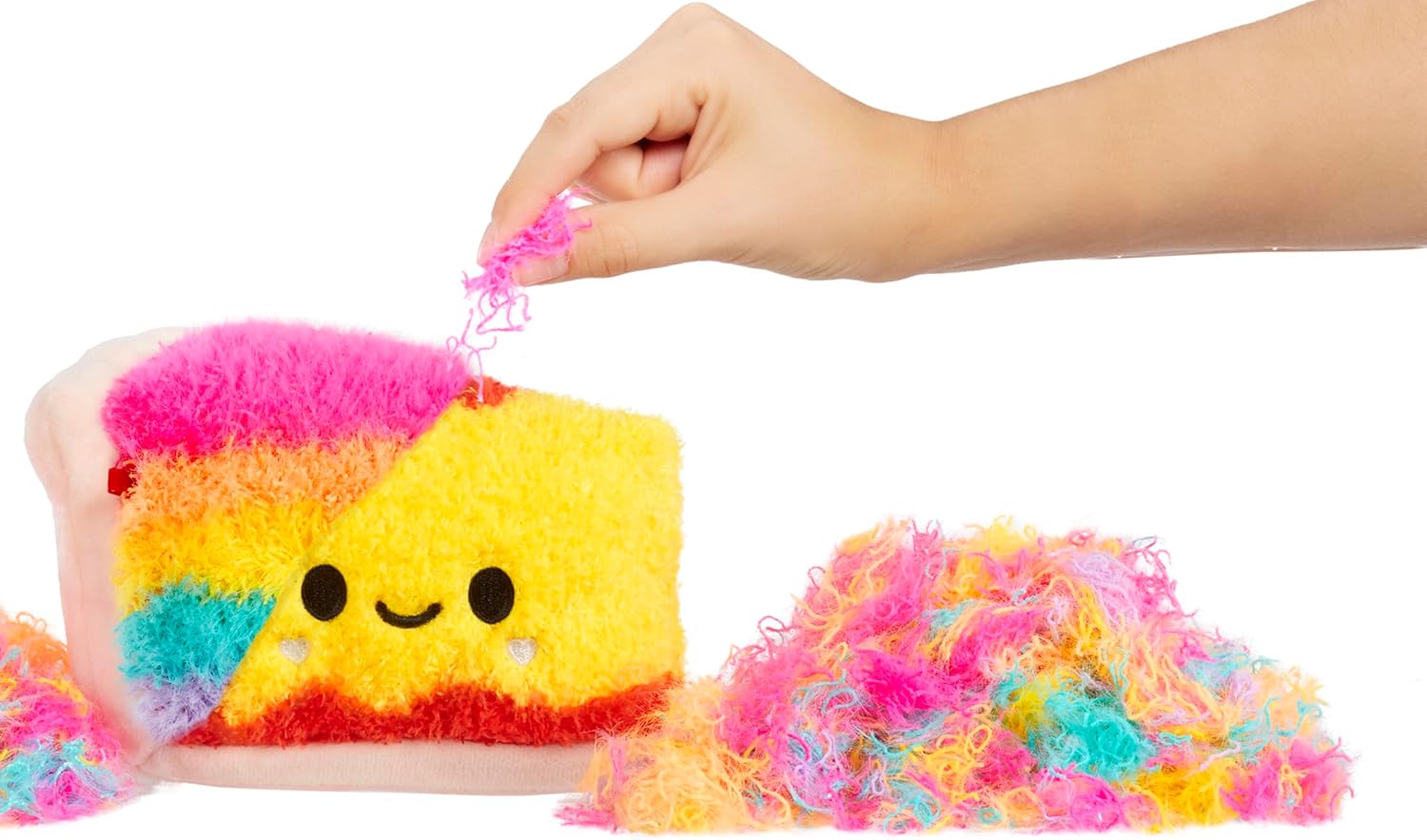 Amazon.com: Fluffie Stuffiez Cake Small Collectible Feature Plush ...