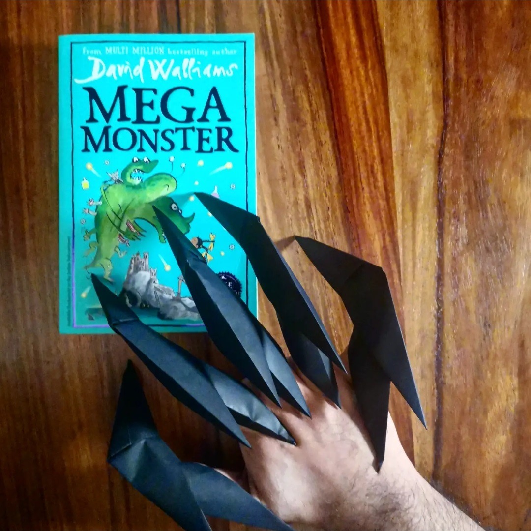 Megamonster : Walliams, David, Ross, Tony: Amazon.in: Books