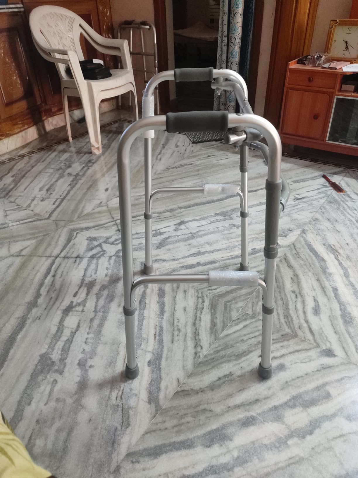 Antara Walker with adjustable height, easily foldable, lightweight and ...