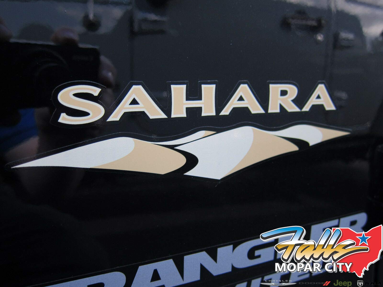 Jeep Wrangler Sahara Logo