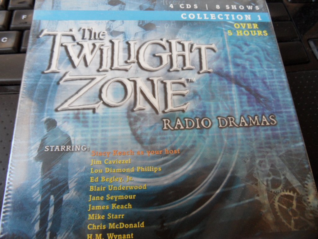 Amazon.com: Twilight Zone Collection 1: 9781594440533: Genius Products ...