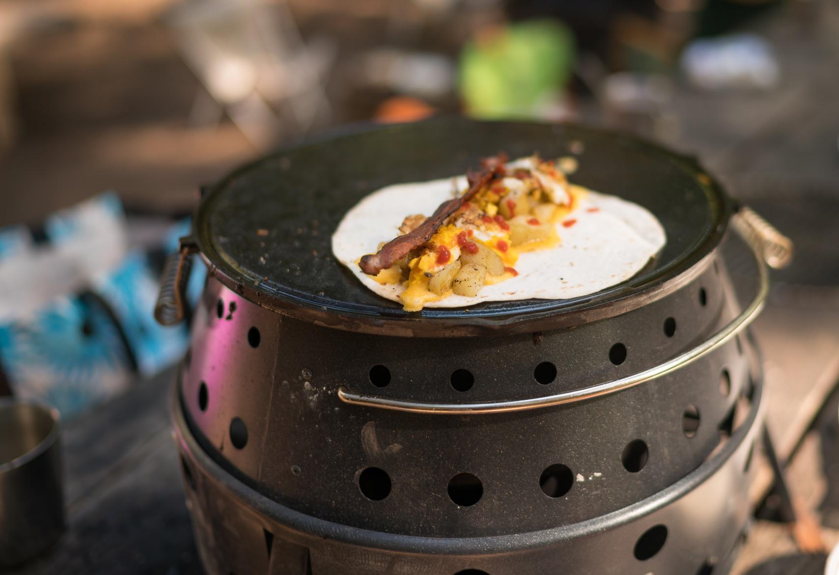 Amazon.com : Volcano Grills Reversible Pre-Seasoned Cast Iron Griddle ...