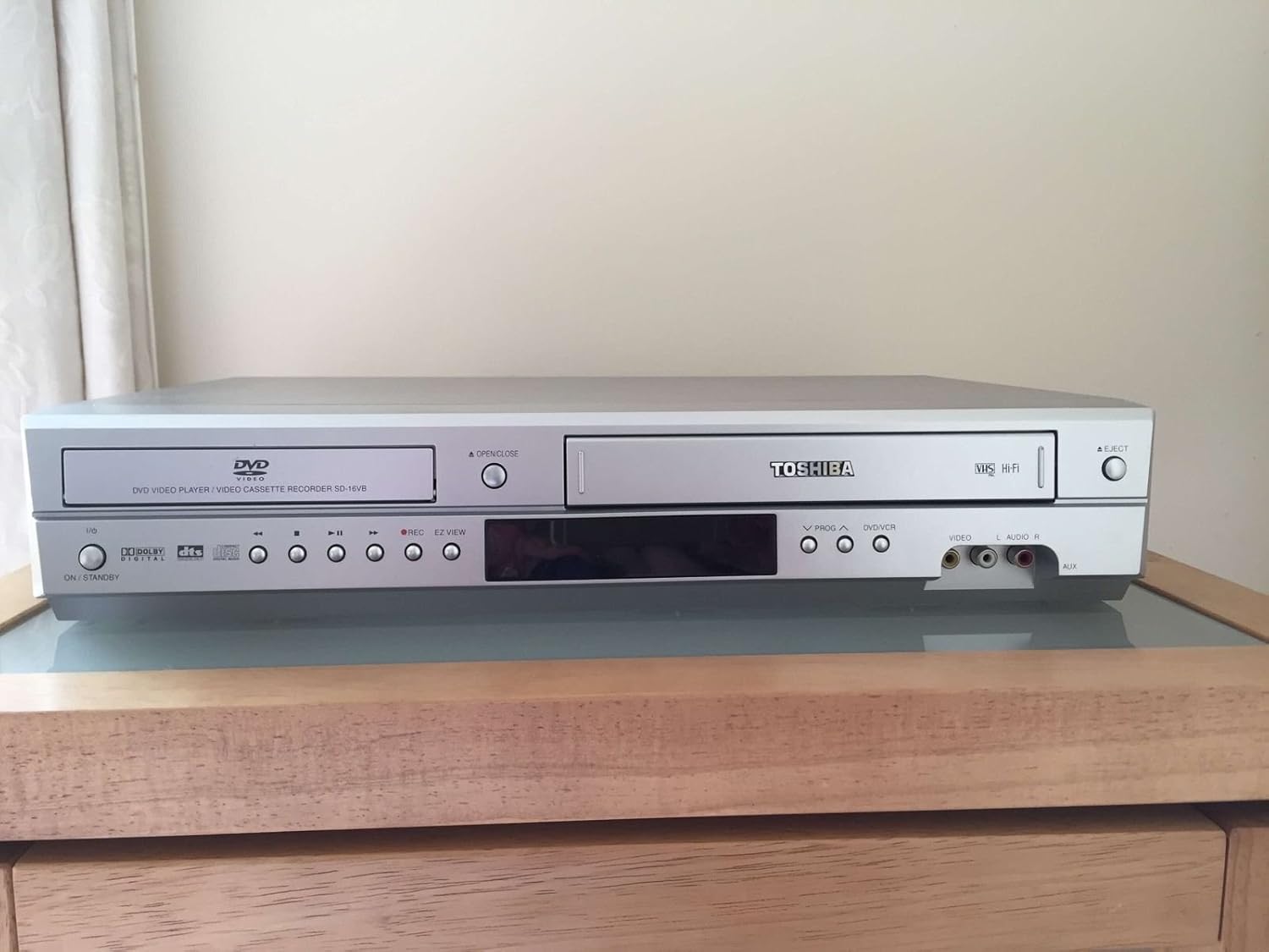 TOSHIBA SD16VB DVD PLAYER & VCR, VHS VIDEO PLAYER COMBINATION - WITH ...