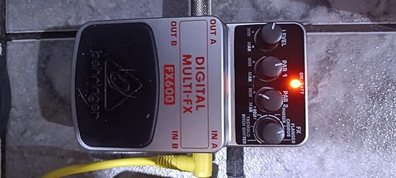 Amazon.com: Behringer Ultra Metal UM300 Heavy Distortion Effects Pedal ...