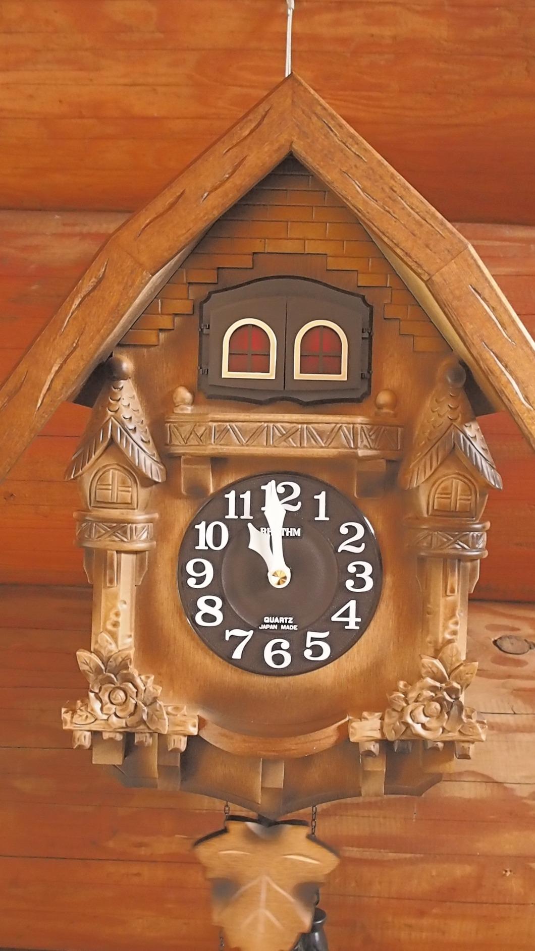 Amazon.co.jp: Rhythm Cuckoo Wall Clock, Made in Japan, Genuine Bellow ...