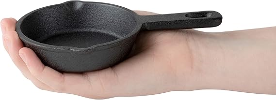 Amazon.com: Modern Innovations Mini Cast Iron Skillet with Silicone ...