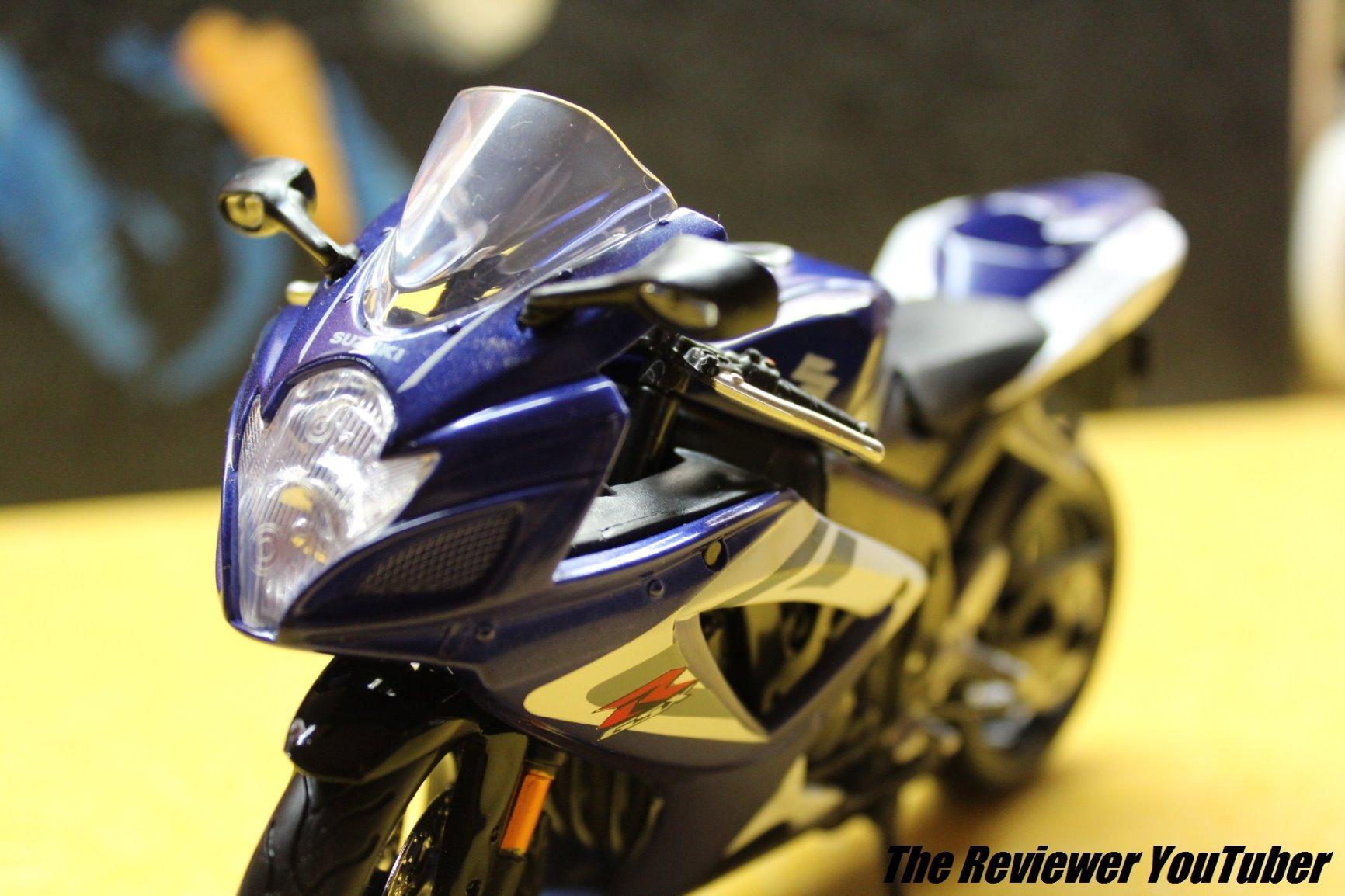 Suzuki GSX R750, scale 1:12 in Blue-White by Maisto : Amazon.in: Toys ...