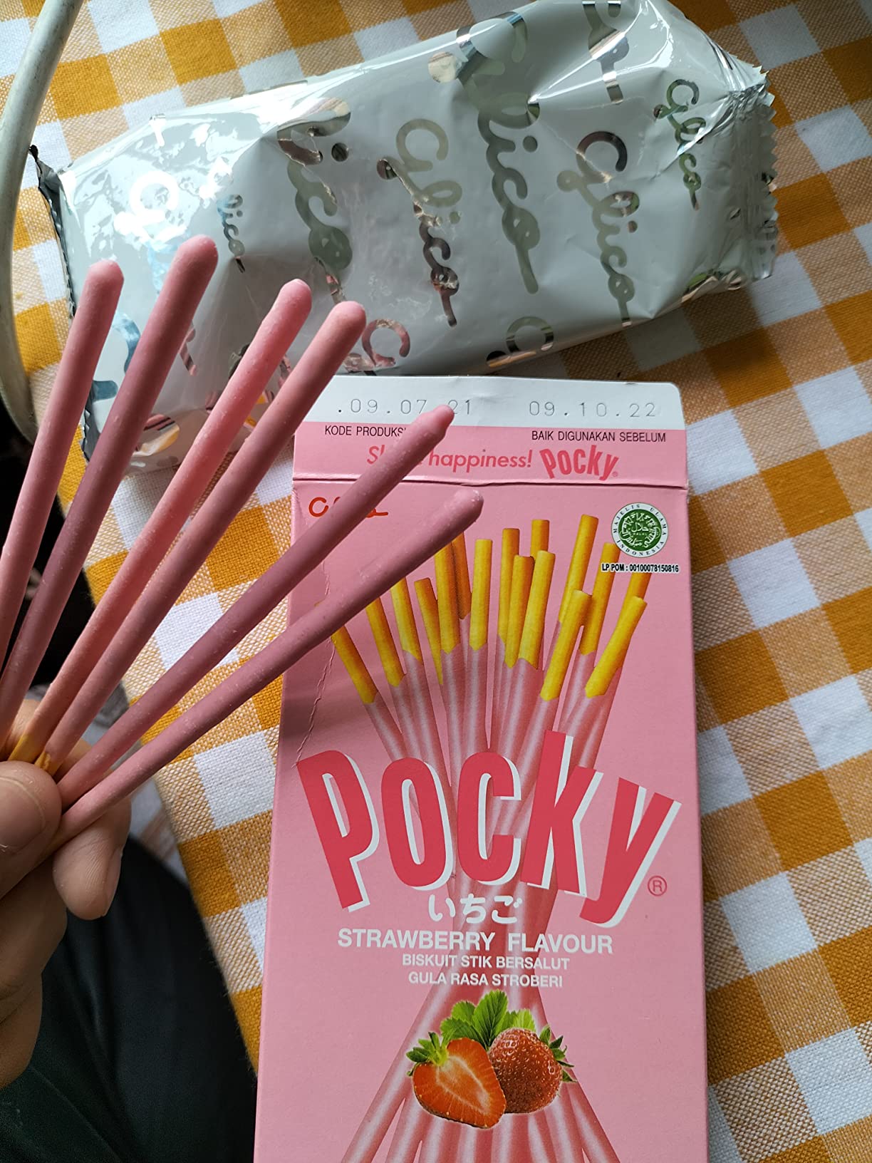 Pocky Sticks Variety Pack Coverd With Crunchy Biscuit, Chocolate ...
