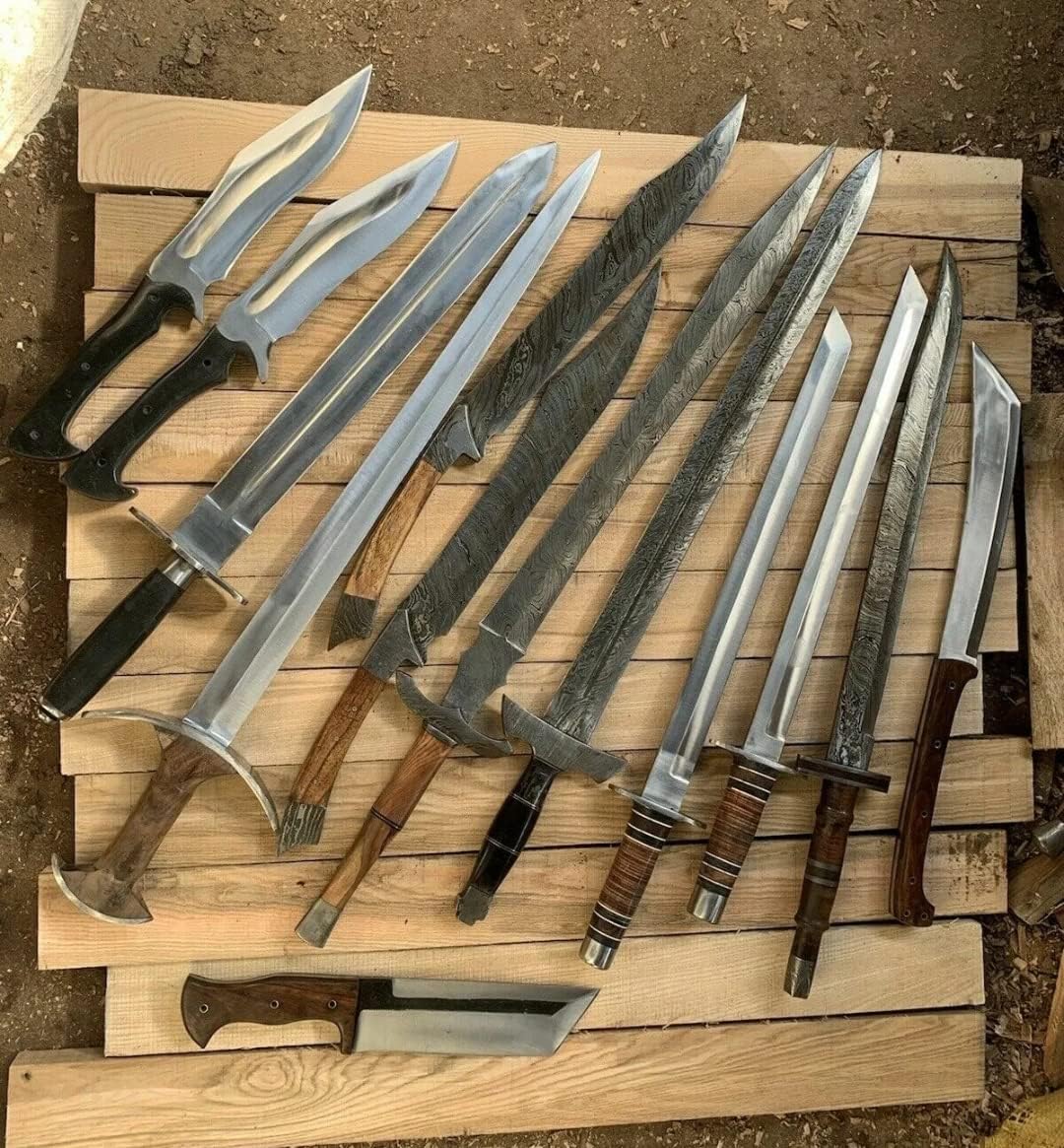 Amazon.com : Mixed Lot of 13 Damascus / Carbon Steel, 10 Swords, 2 ...