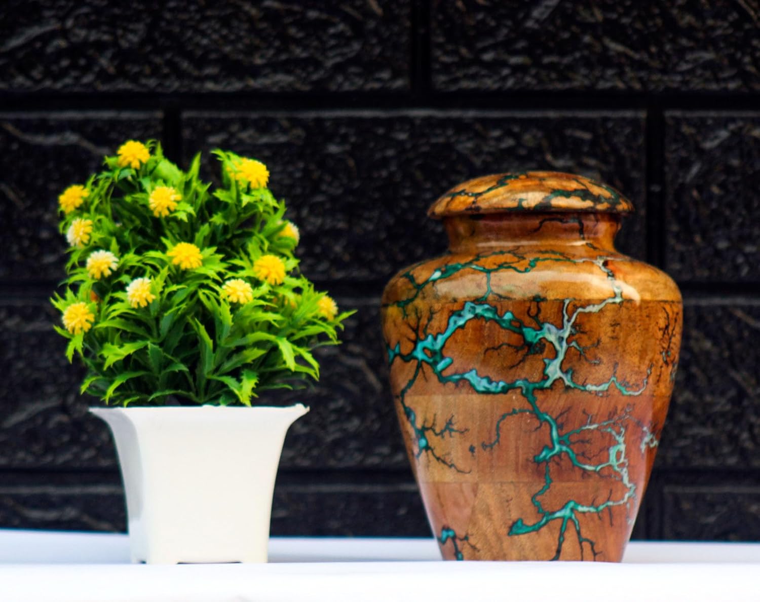 Amazon.com: Memorials Urn Box Lichtenberg Figure Resin Urn Cremation ...