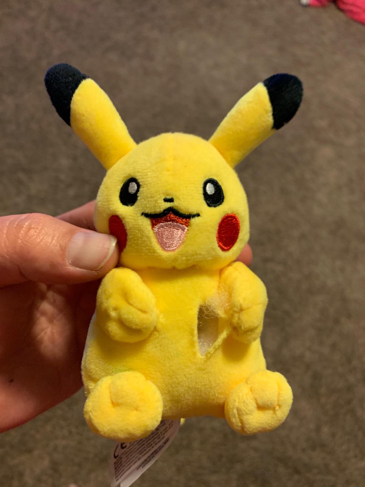 Amazon.com: Pokémon Pikachu Poké Ball Purse Accessory - with Cute ...