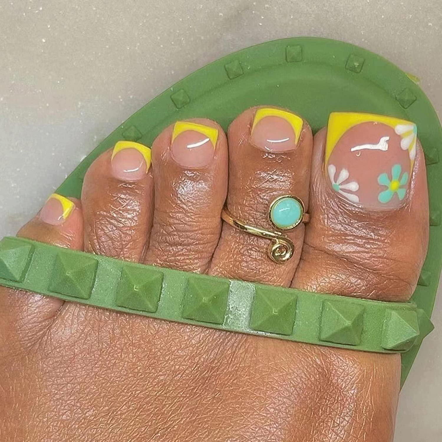 Amazon.com: French Flower Press on Toe Nail Yellow Fake Toenail Short ...
