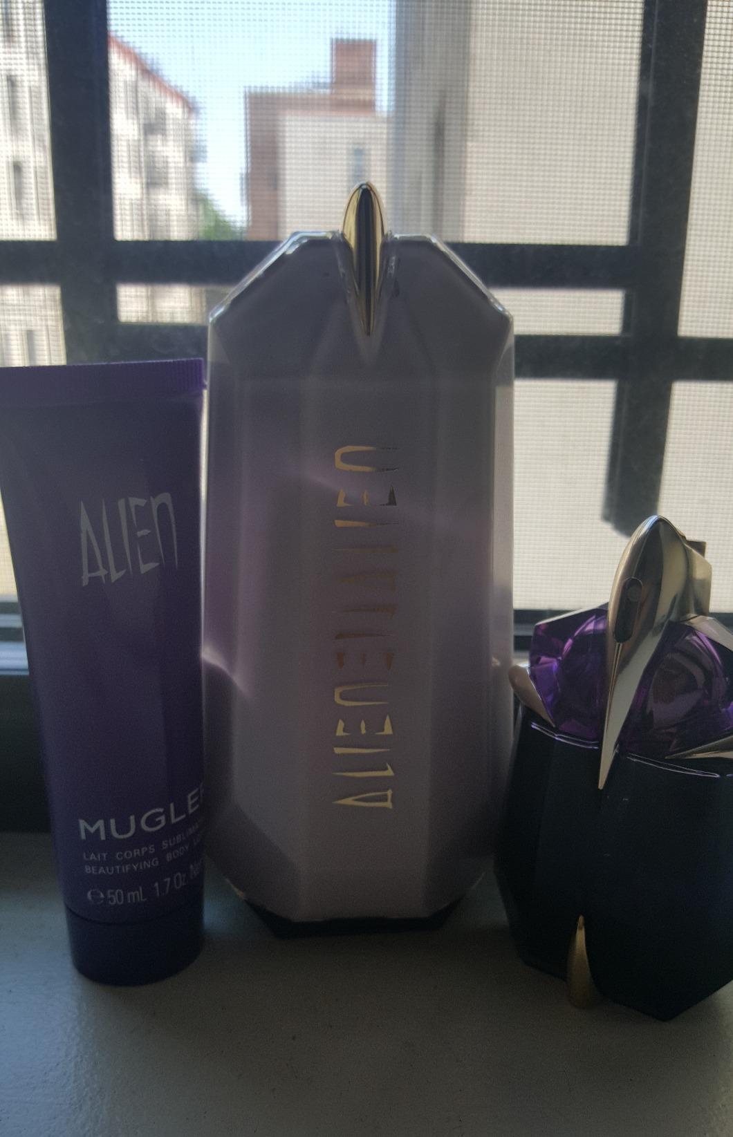 Amazon.com : Thierry Mugler ALIEN Beautifying Body Lotion, 6.8 oz ...