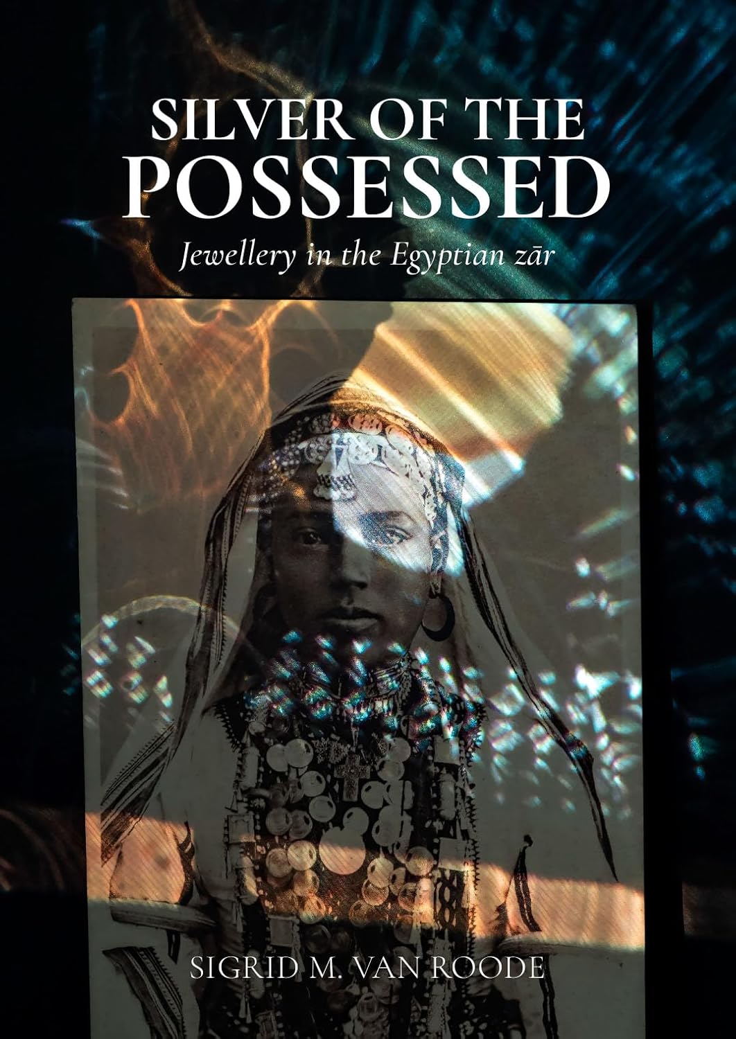 Amazon.com: Silver of the Possessed: Jewellery in the Egyptian zār ...