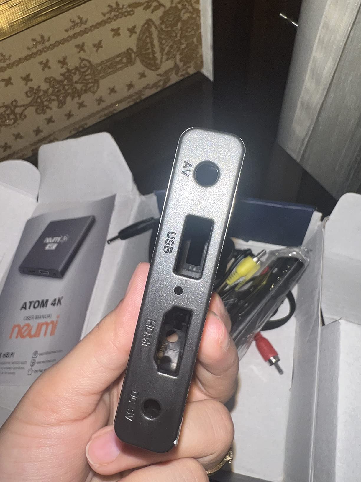 NEUMI Atom 4K Ultra-HD Digital Media Player for USB Drives and SD Cards ...