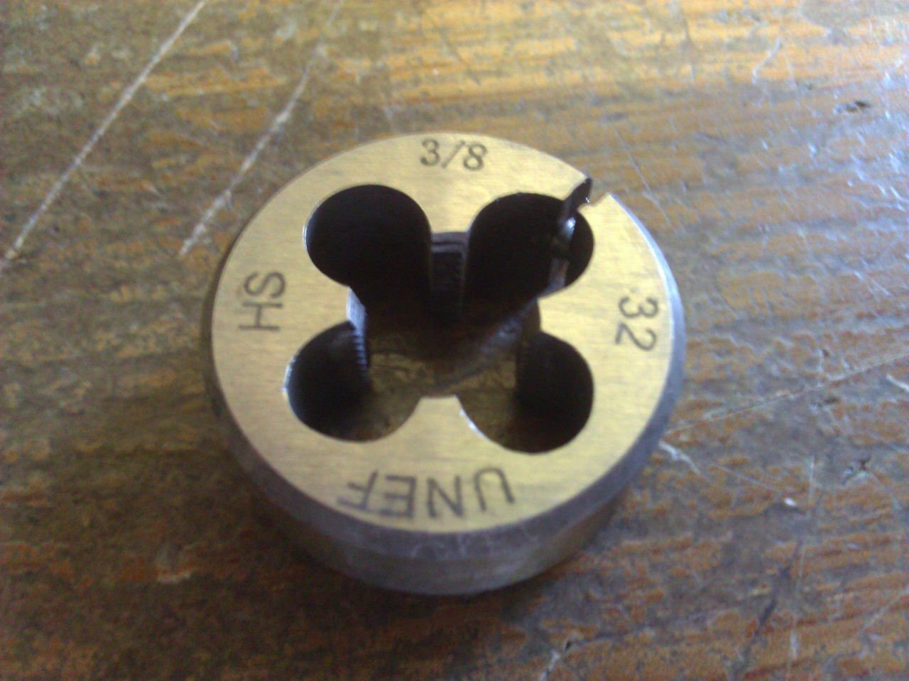 3/8"-32 X 1" HIGH Speed Steel Round Adjustable DIE: Amazon.com ...