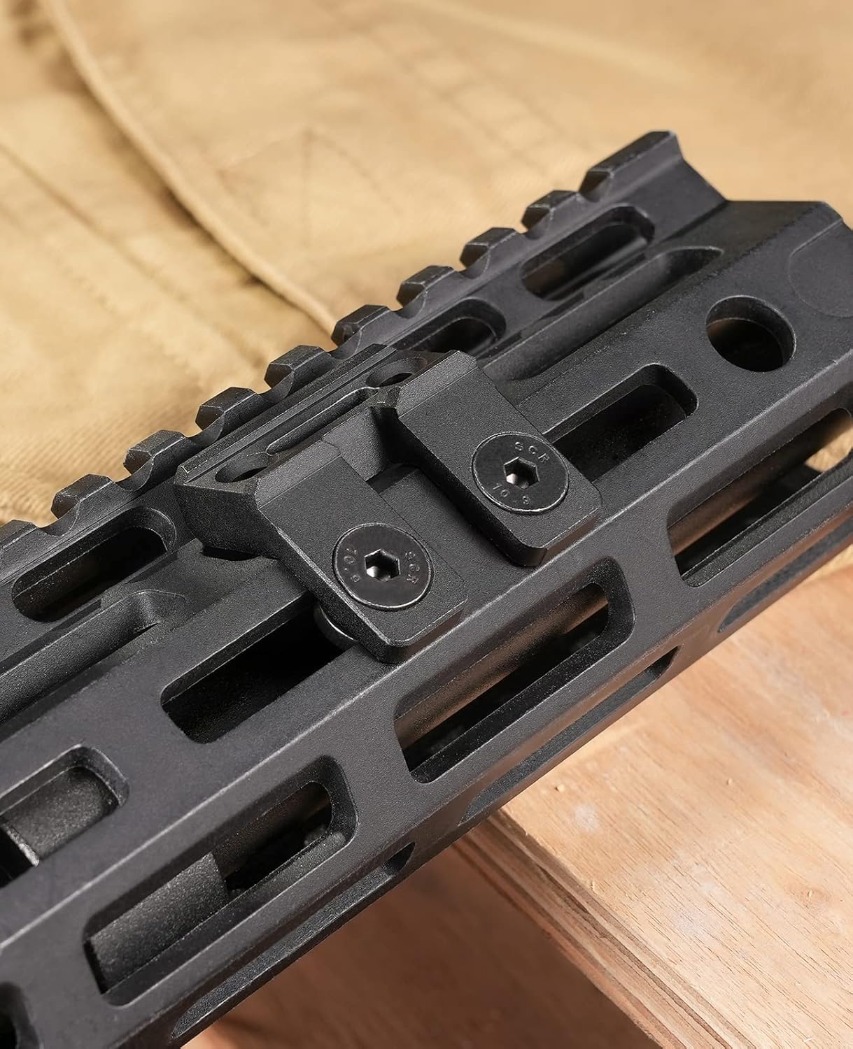 CVLIFE Soporte de riel M para linterna táctica, 45 grados compatible ...