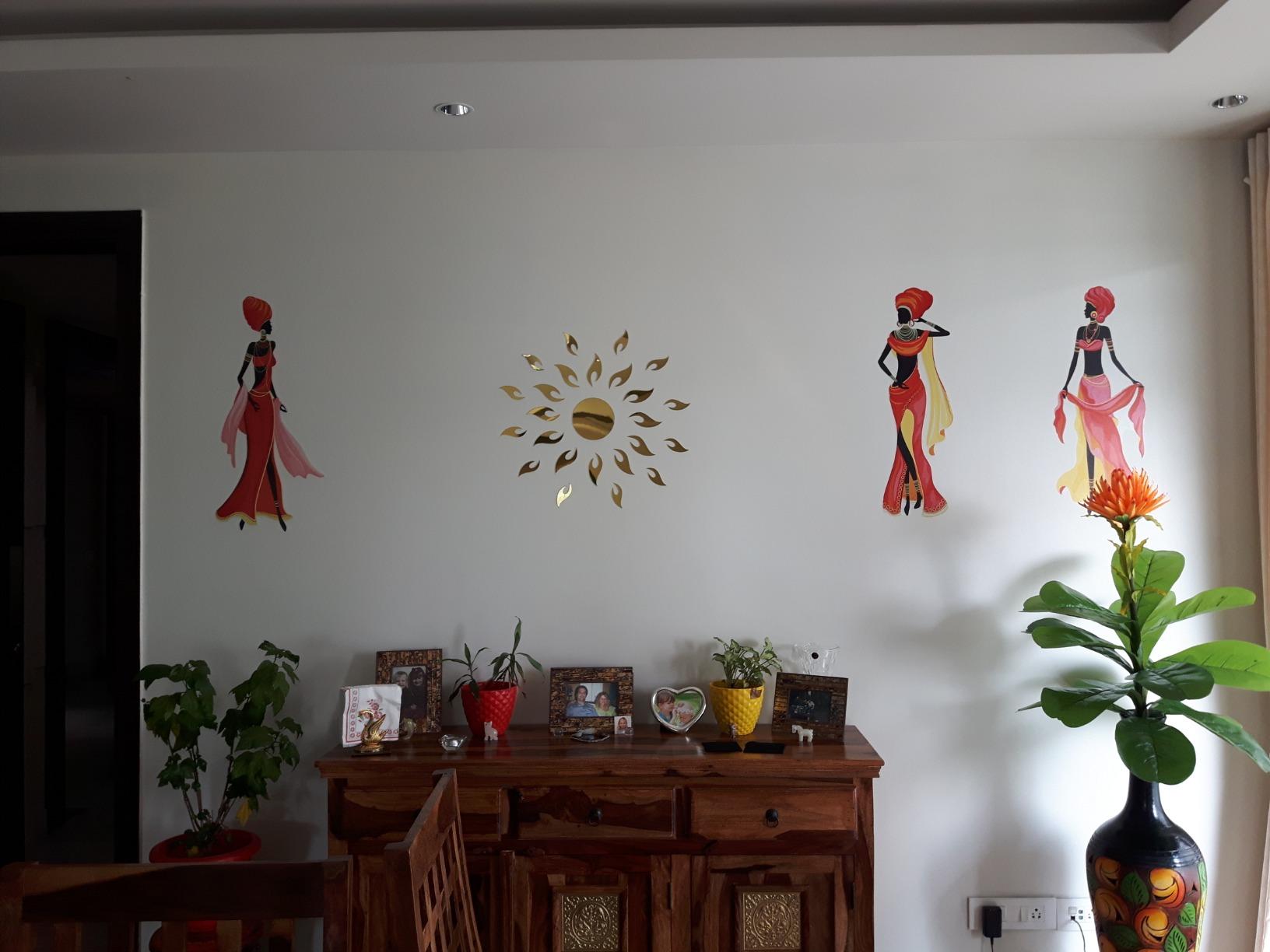 Luke and Lilly Beautiful Crafted Lady Wall sticker(PVC Vinyl,95 cm x 70 ...