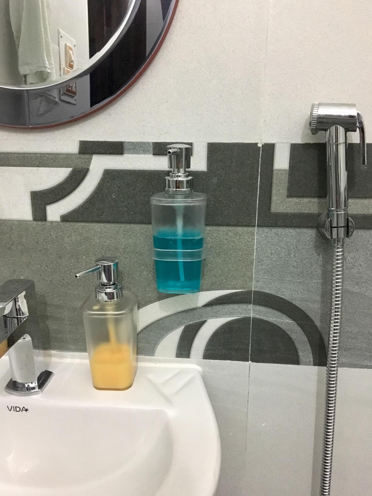 SBD Amar Unbreakable Plastic Soap Dispenser, Shower Lotion, Gel ...