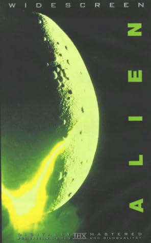 Amazon.com: Alien [VHS] : Sigourney Weaver, Tom Skerritt, John Hurt ...