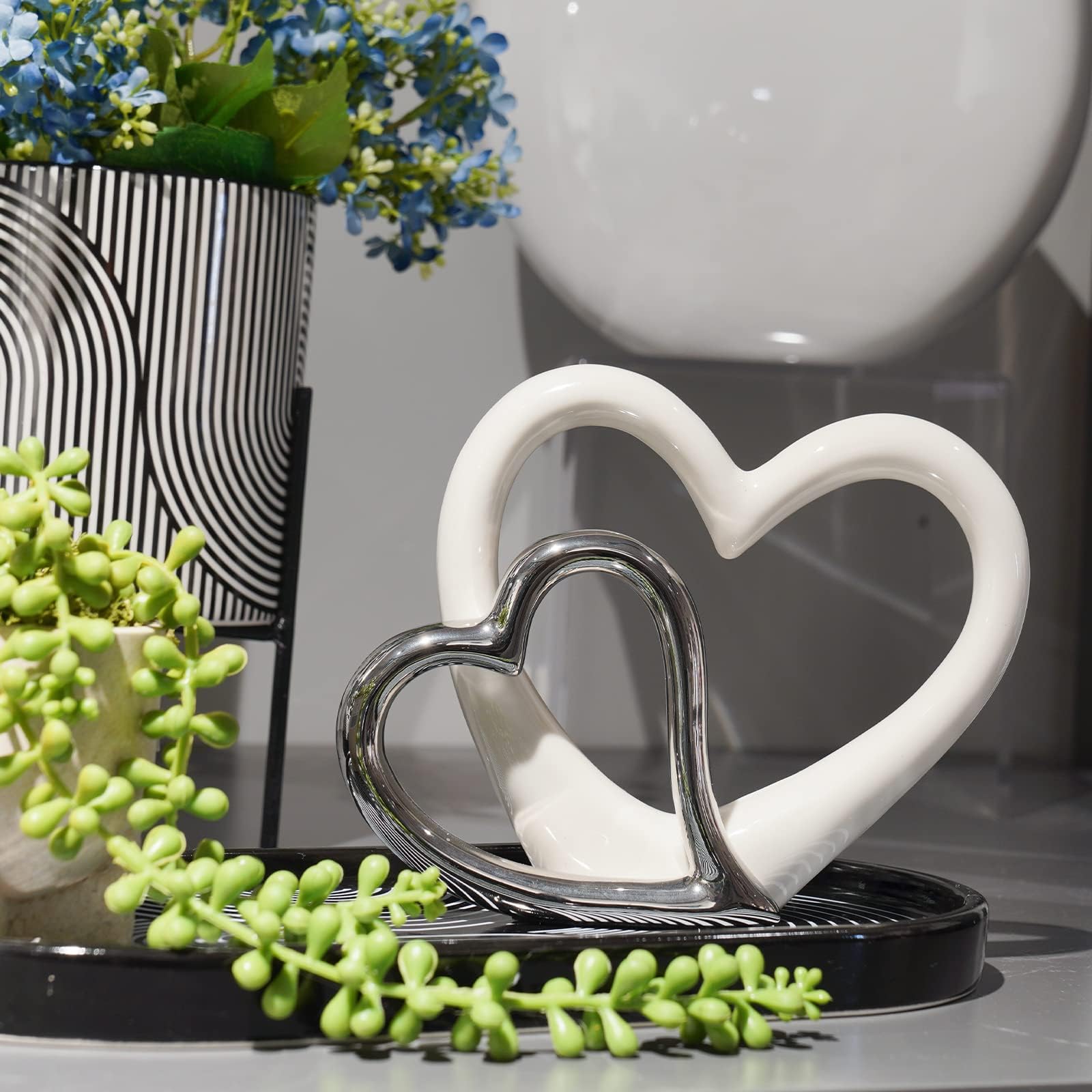 Amazon.com: The Lakeside Collection Heart Garden Sculpture : Patio ...