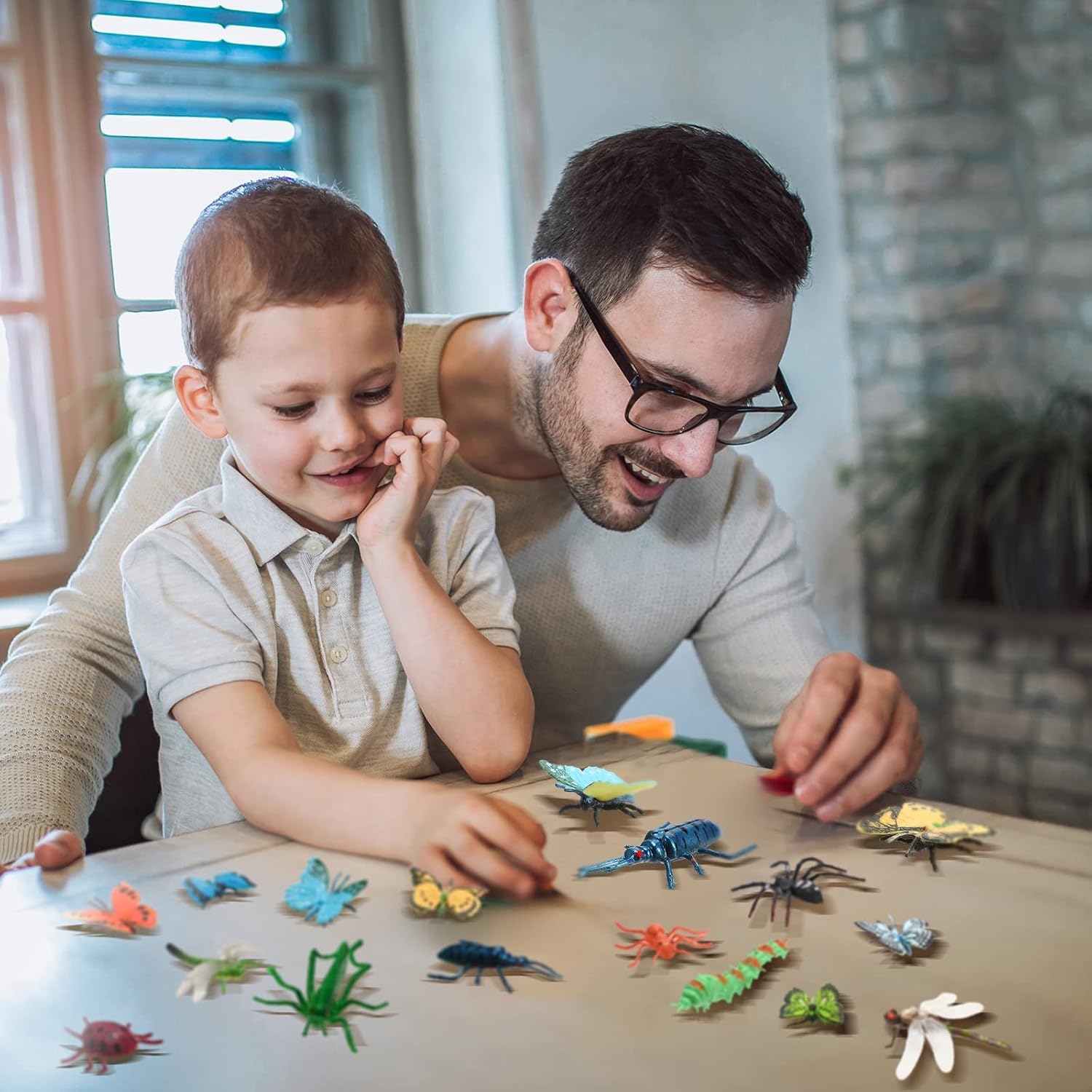 Fake Bugs Toy Assorted Play Insect Toys Figures Mini Realistic Insect ...