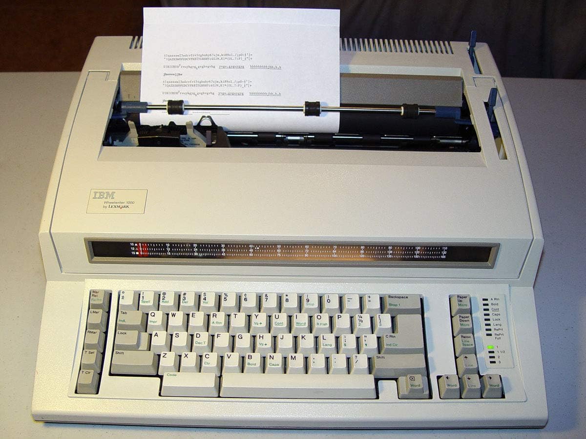Amazon.com : IBM by Lexmark Wheelwriter 1000 Typewriter - Small ...