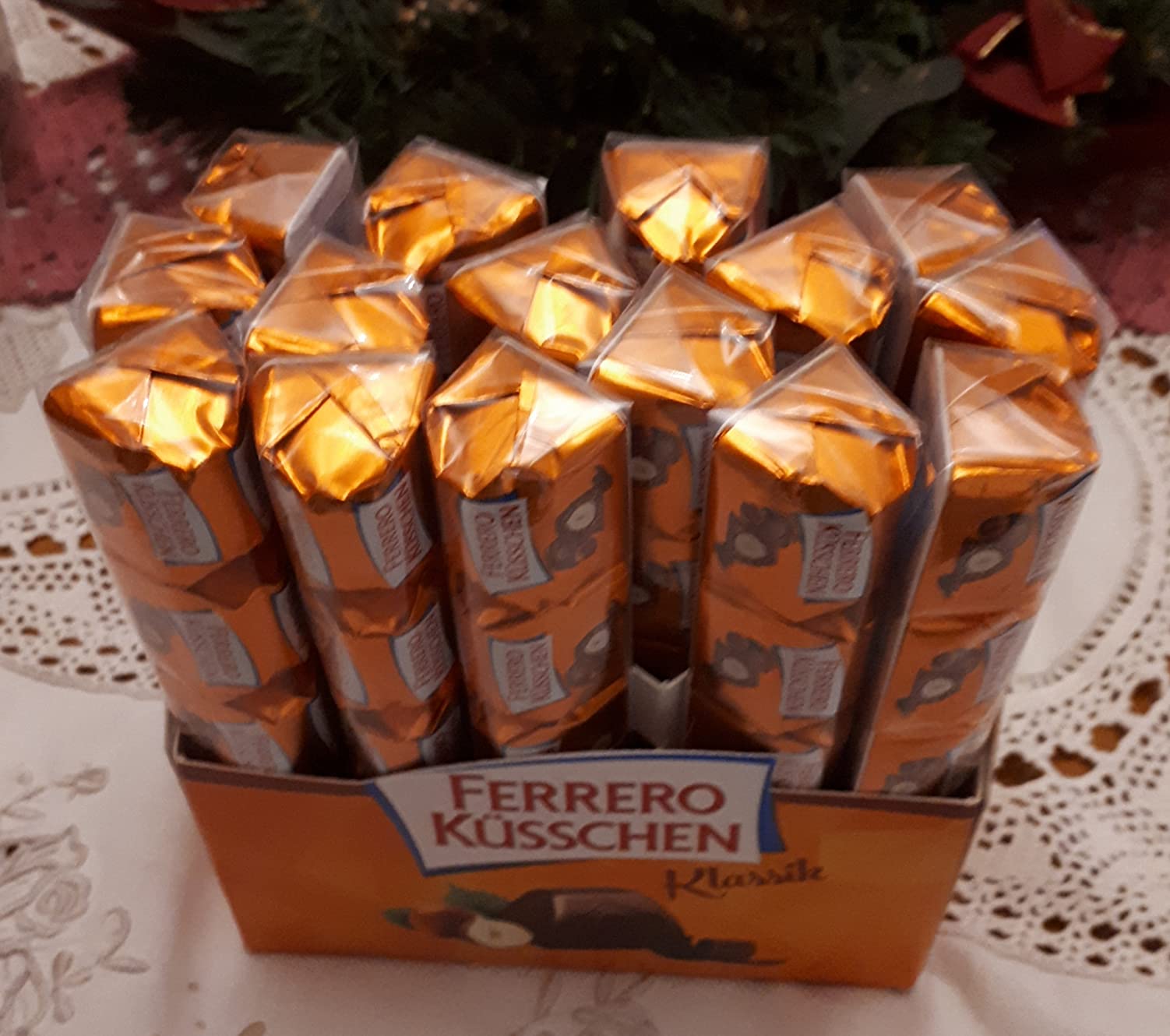 Ferrero Küsschen Klassik – Knackig geröstete Haselnuss umhüllt von ...