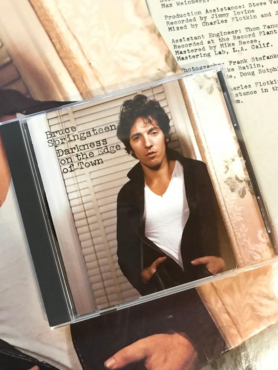 Amazon.co.jp: DARKNESS ON THE EDGE OF T: ミュージック