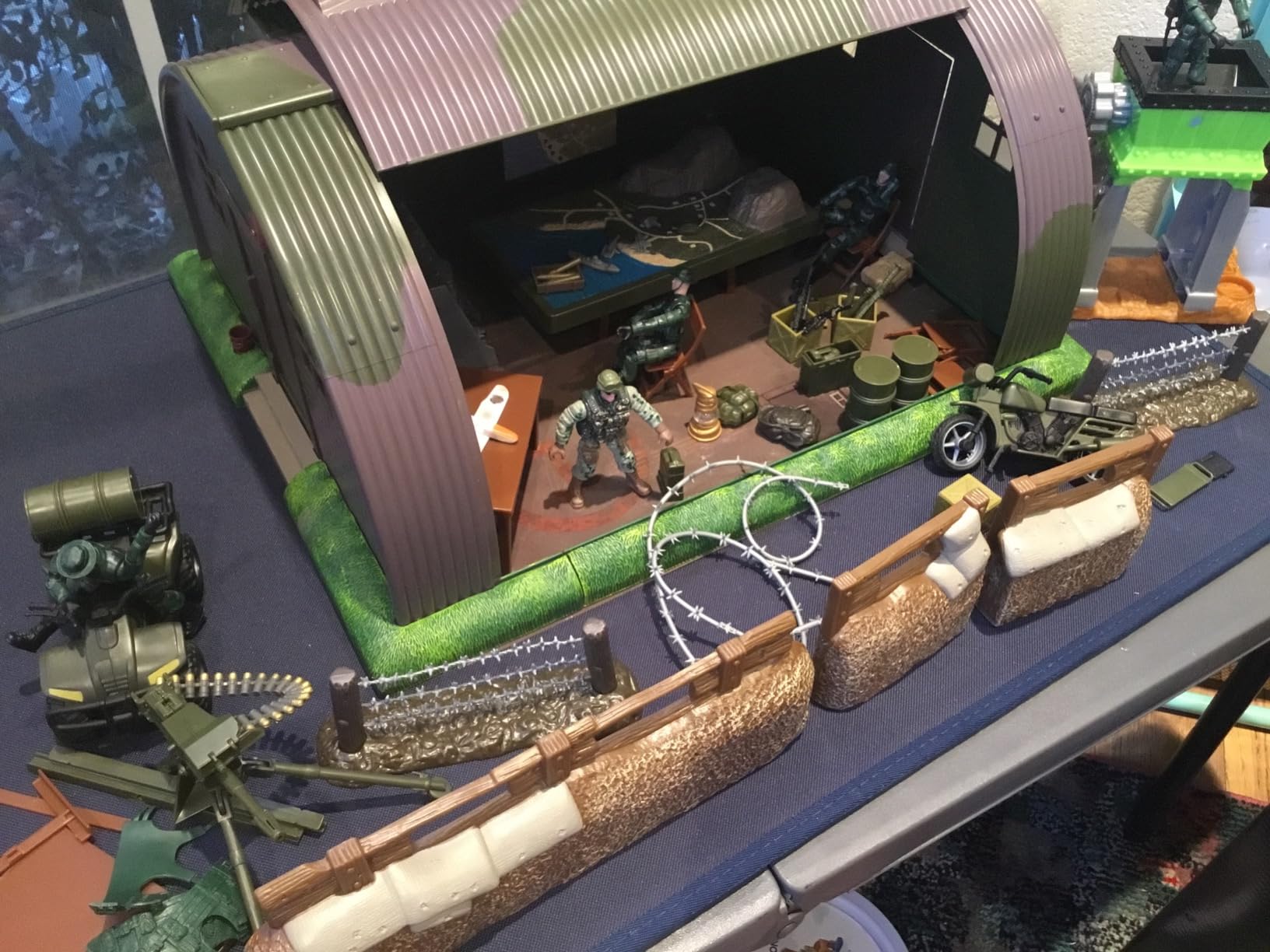 Amazon.com: Click N’ Play Military Playset and Army Action Figures with ...