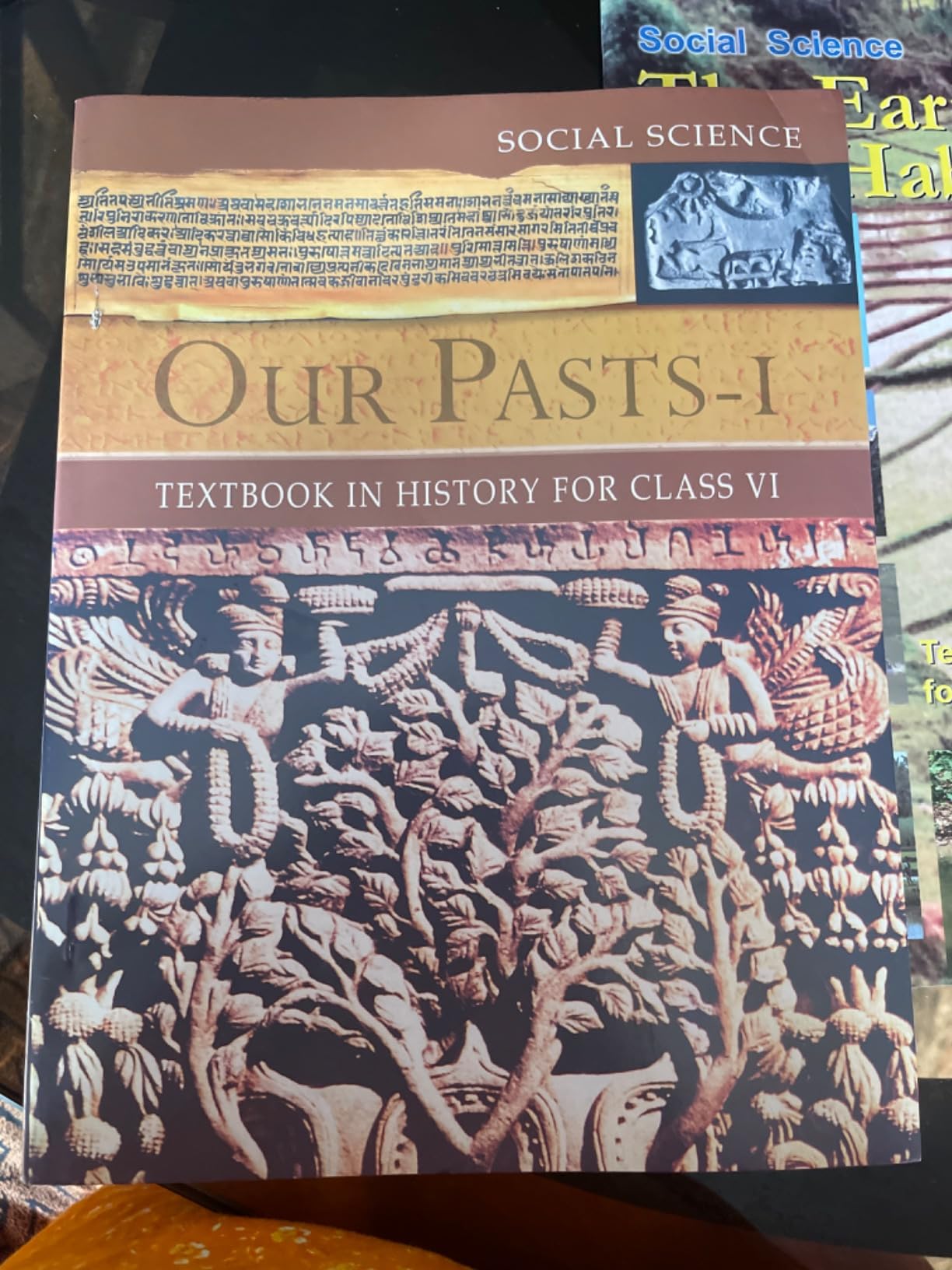 CLASS-VI (6th) NCERT BOOK FOR HISTORY : NCERT: Amazon.in: Books