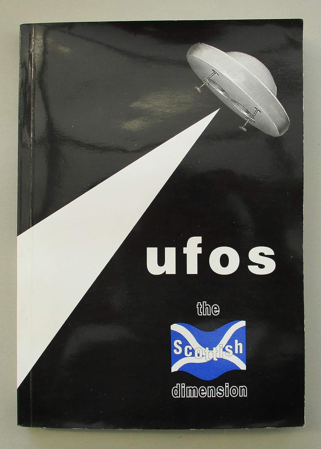 UFOs: Scottish Dimension: Ron Halliday: 9780953079506: Amazon.com: Books