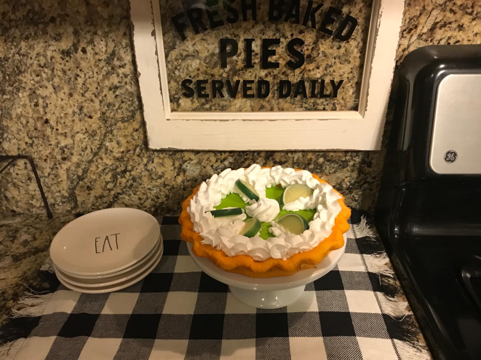 Amazon.com: Flora-cal Products Key Lime Pie Cream Fake Pie 9" : Home ...