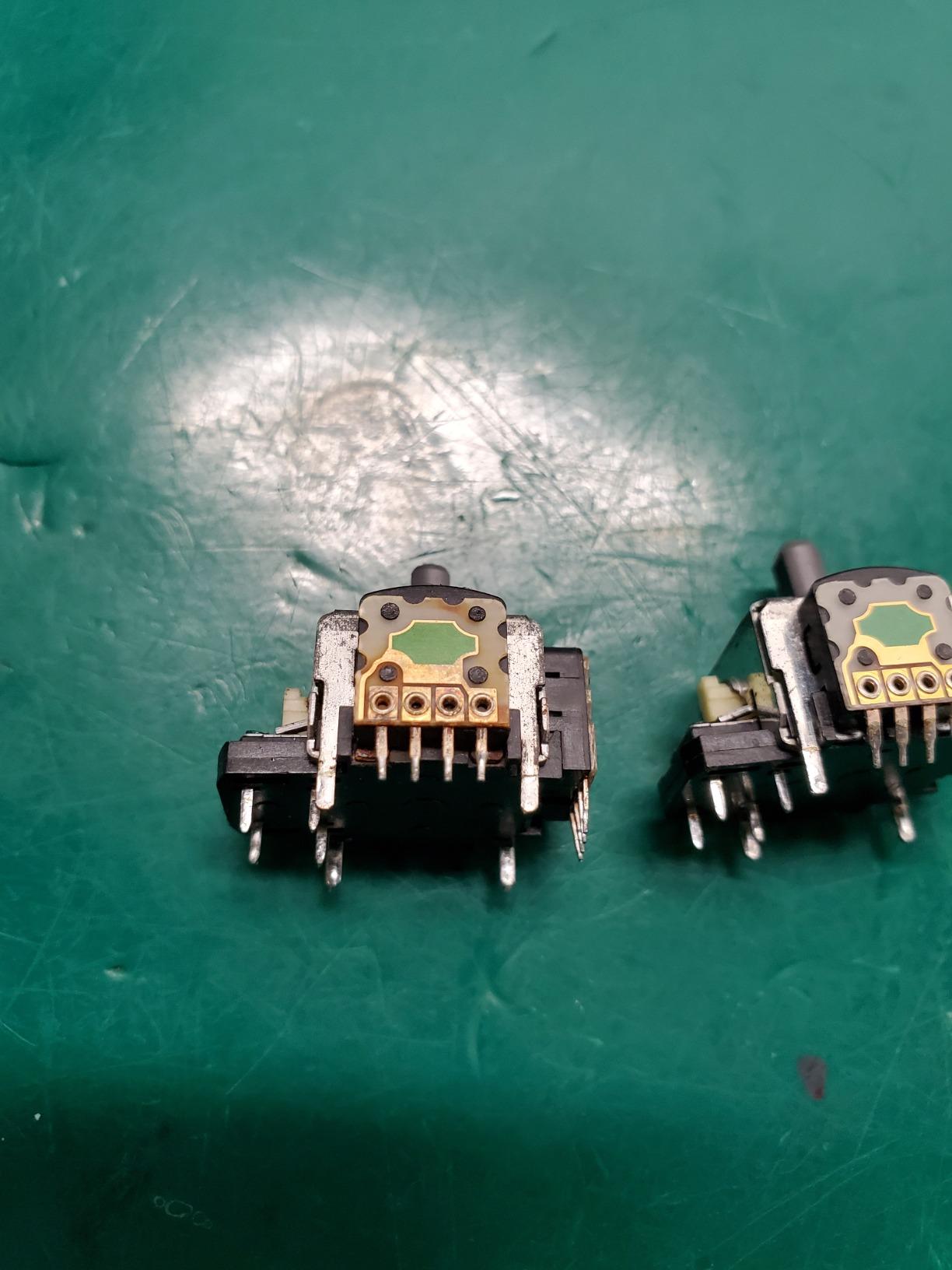 Amazon.com: 4-Pin Analog Stick Replacement Parts for PS3 Official Dual ...