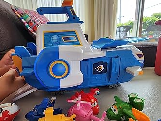Amazon.com: Super Wings 2" Scale World Aircraft Large Playset with 2 ...