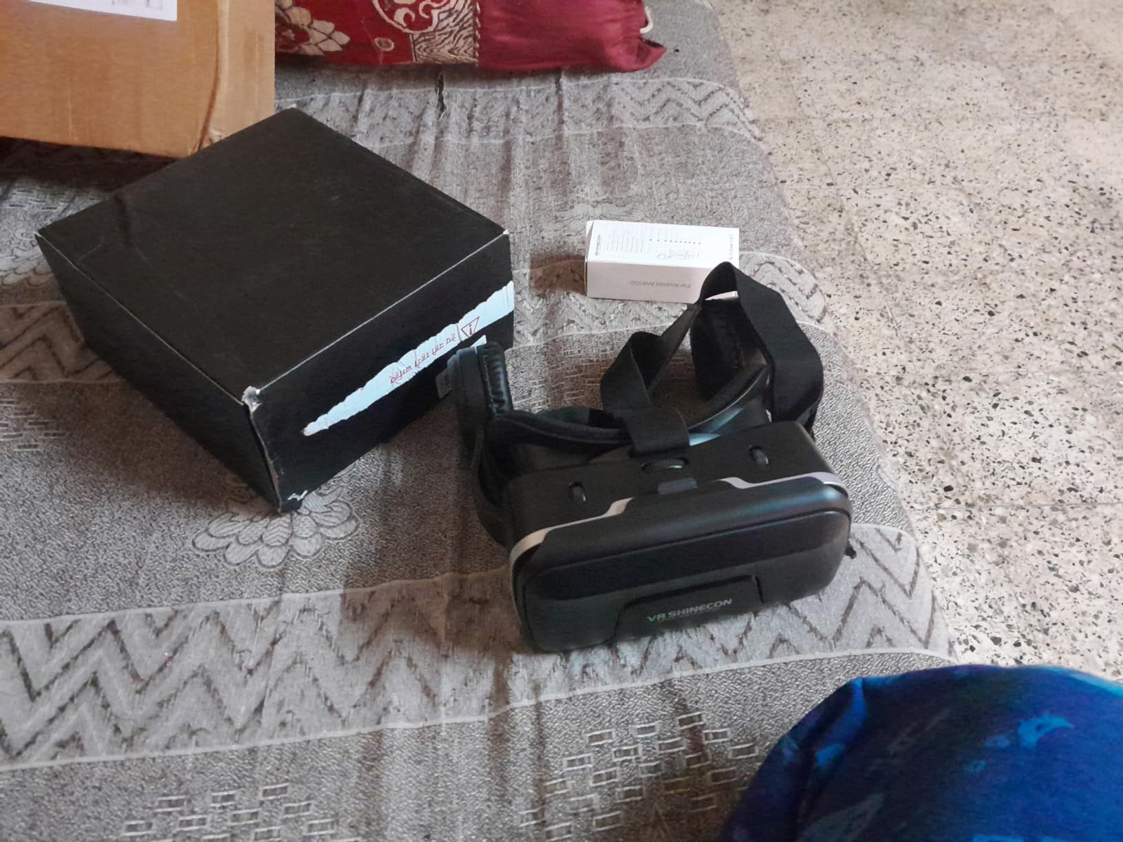 Arcnet 3D Virtual Reality Headset VR Headset with in Buit Headphones ...