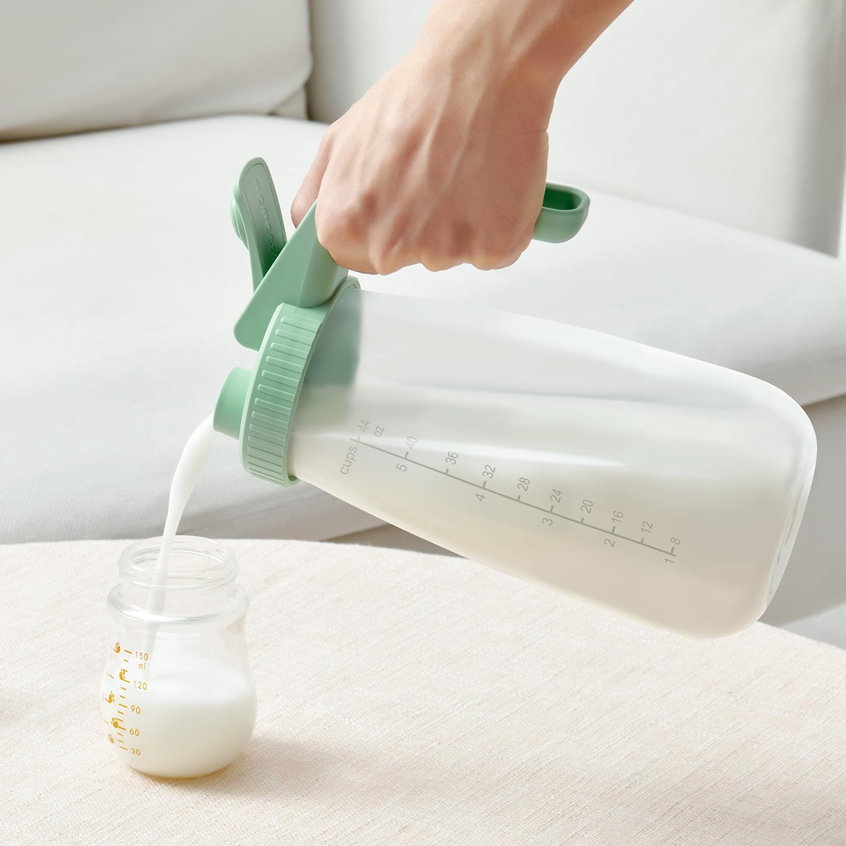Snapklik.com : Momcozy Glass Breast Milk Pitcher, Formula Breastmilk ...