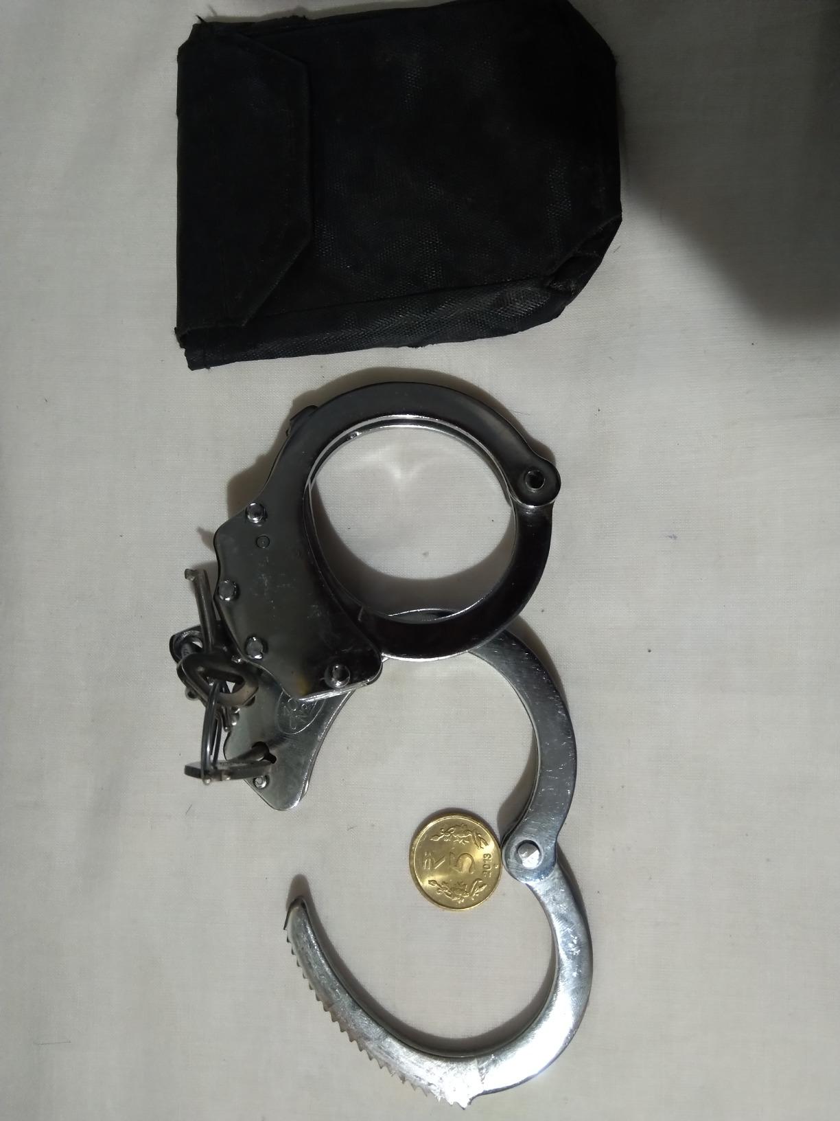 ARM Steel Handcuffs of Police : Amazon.in: Sports, Fitness & Outdoors