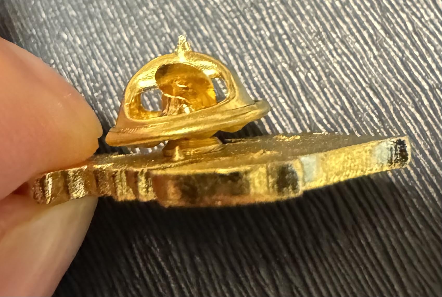 Amazon | Don Flyee 大日本帝国 海軍記章 ピンバッジ ピンズ バタフライクラッチ 合金製 C0039 | バッジ | おもちゃ