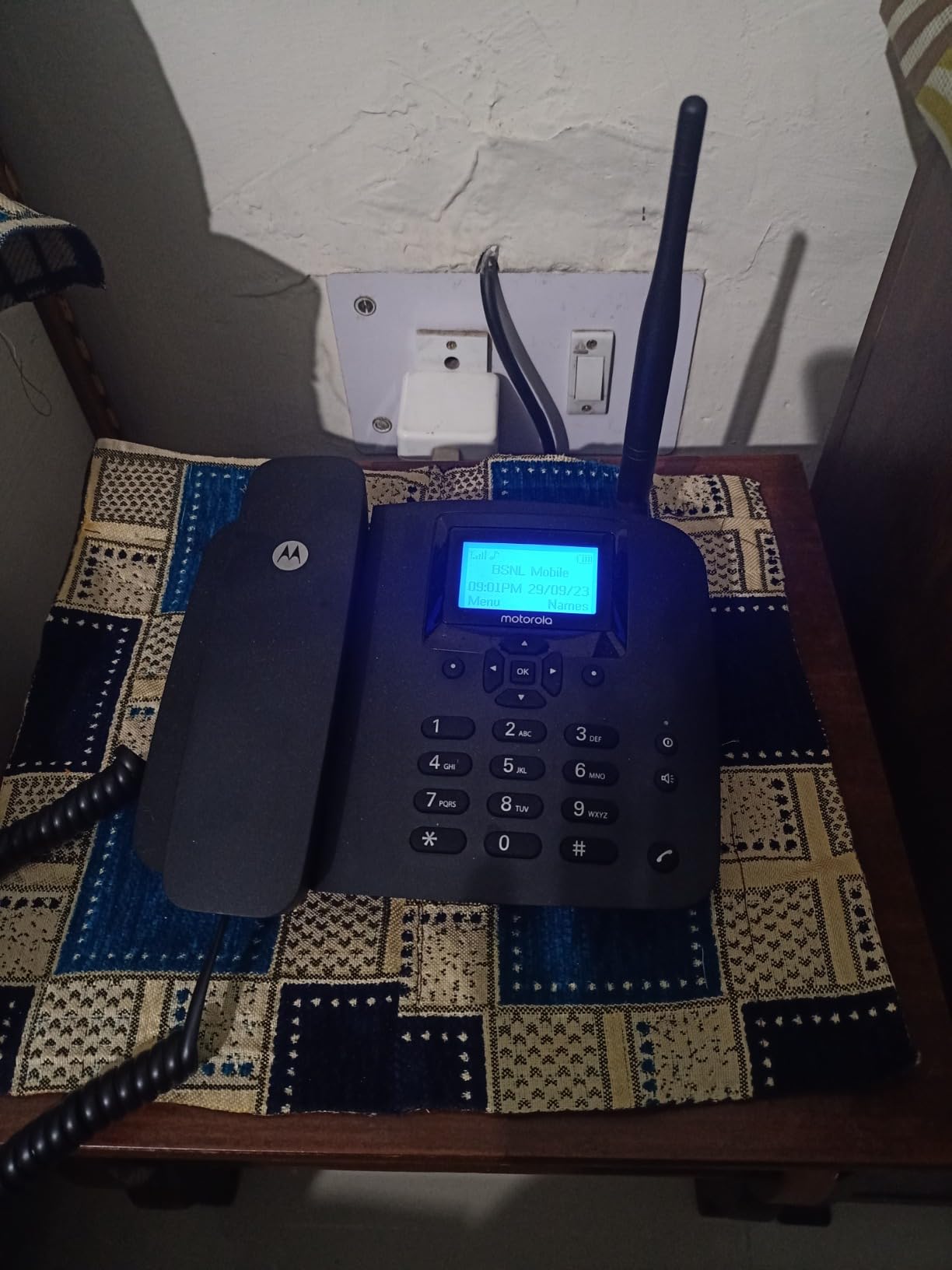 Motorola Fixed Wireless Phone Fw 200 L Black : Amazon.in: Electronics