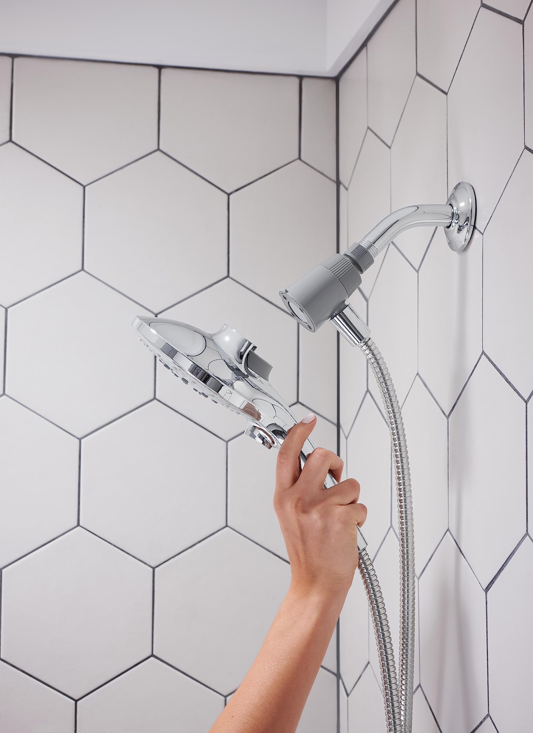 Moen Engage Chrome Magnetix Six-Function 5.5-Inch Handheld Showerhead ...