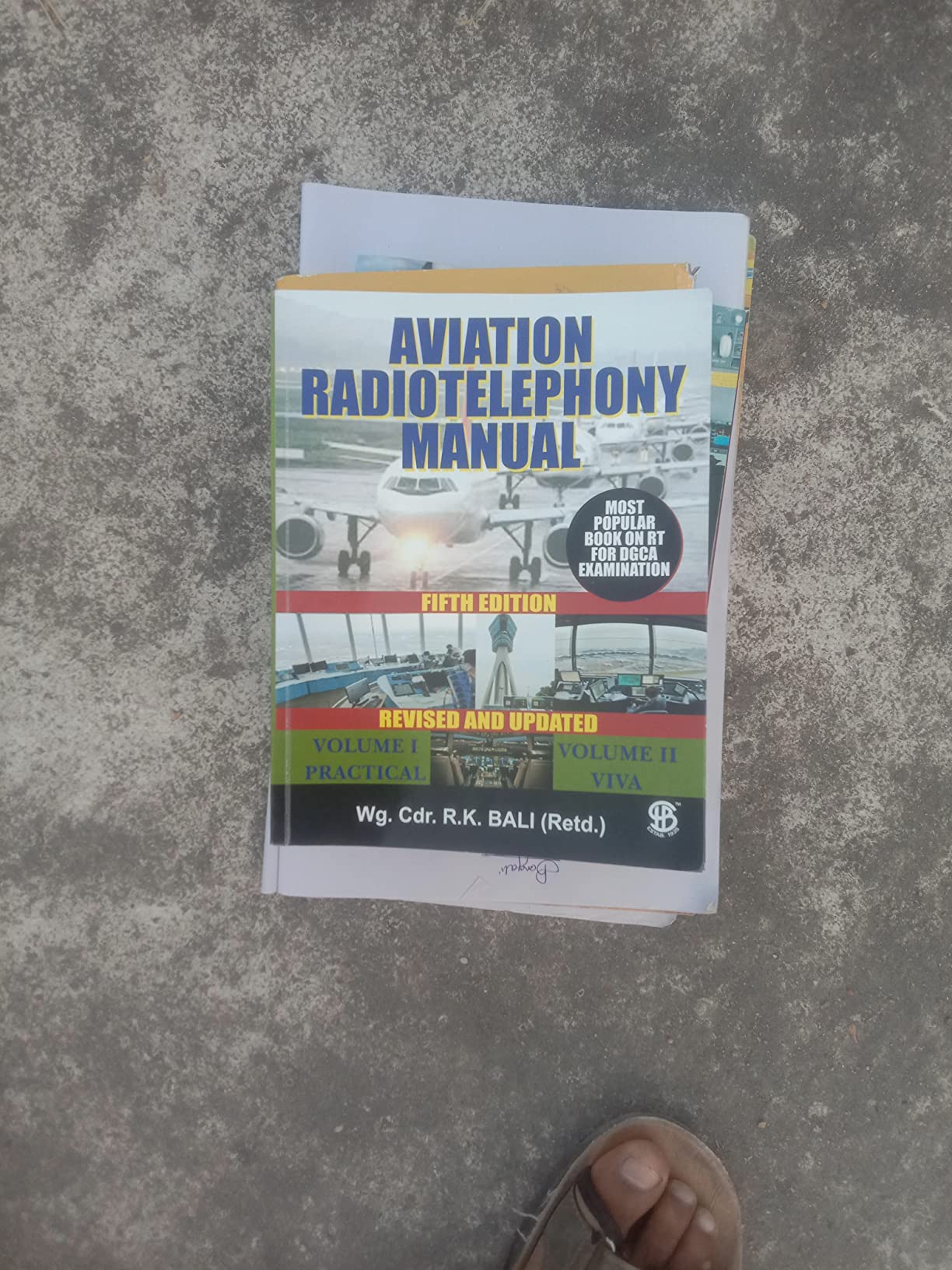 AVIATION RADIOTELEPHONY MANUAL VOL-I PRACTICAL & VOL-II VIVA 5/ED ...