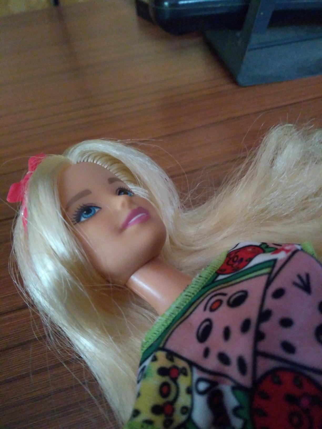 Barbie Crayola Color-In Fashions Doll & Fashions : Amazon.in: Toys & Games