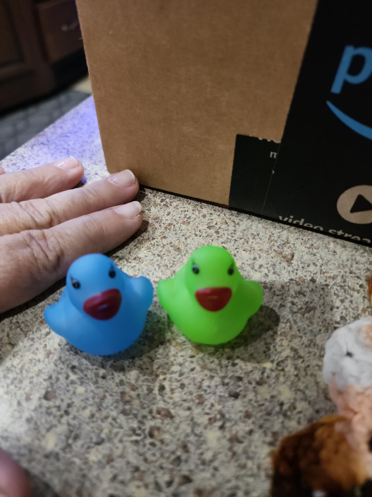 Amazon.com: Hiboom 120 Pcs Glow in The Dark Rubber Ducks Squeaky ...