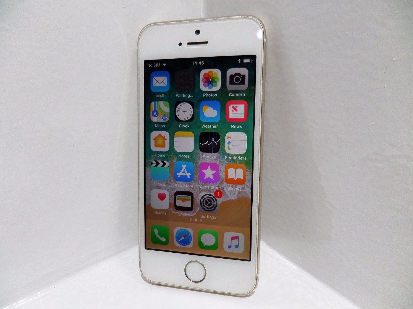 Apple iPhone 5s (Gold, 64GB) : Amazon.in: Electronics