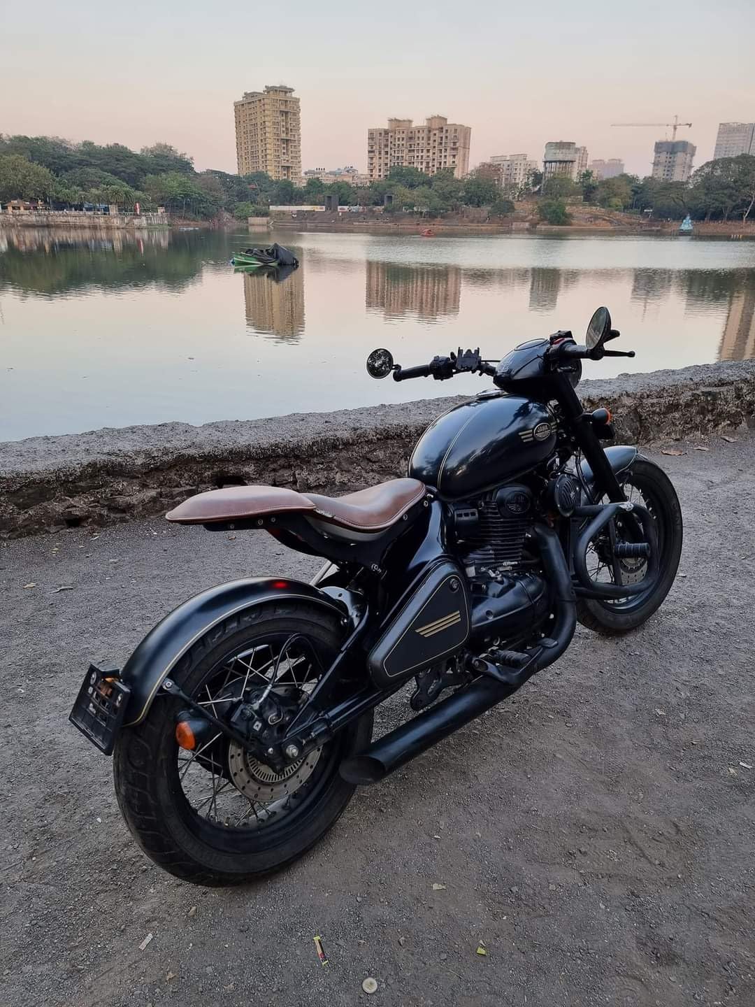 Back Seat Jawa Perak Back/Pillion Seat (Brown) : Amazon.in: Car & Motorbike