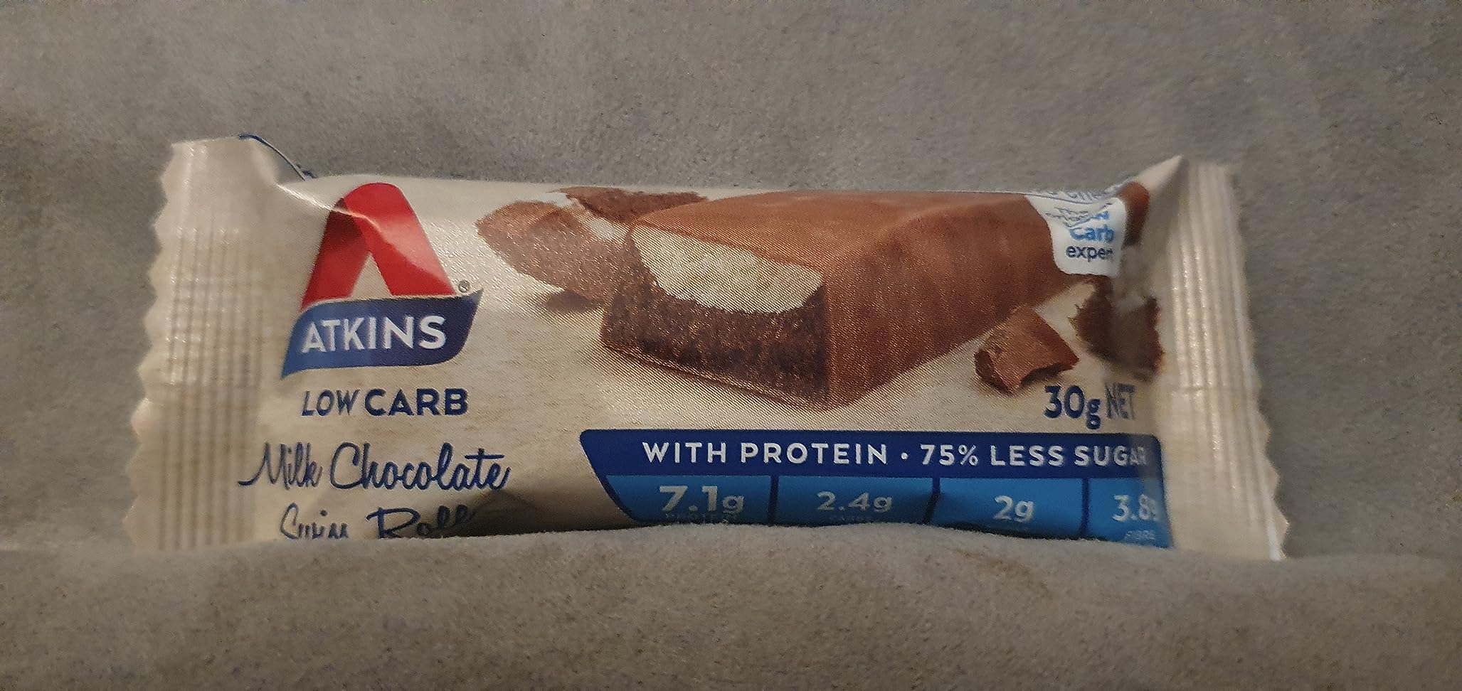 Atkins Snack Bar, White Chocolate Swiss Roll, 450 Grams, Pack of 15 ...