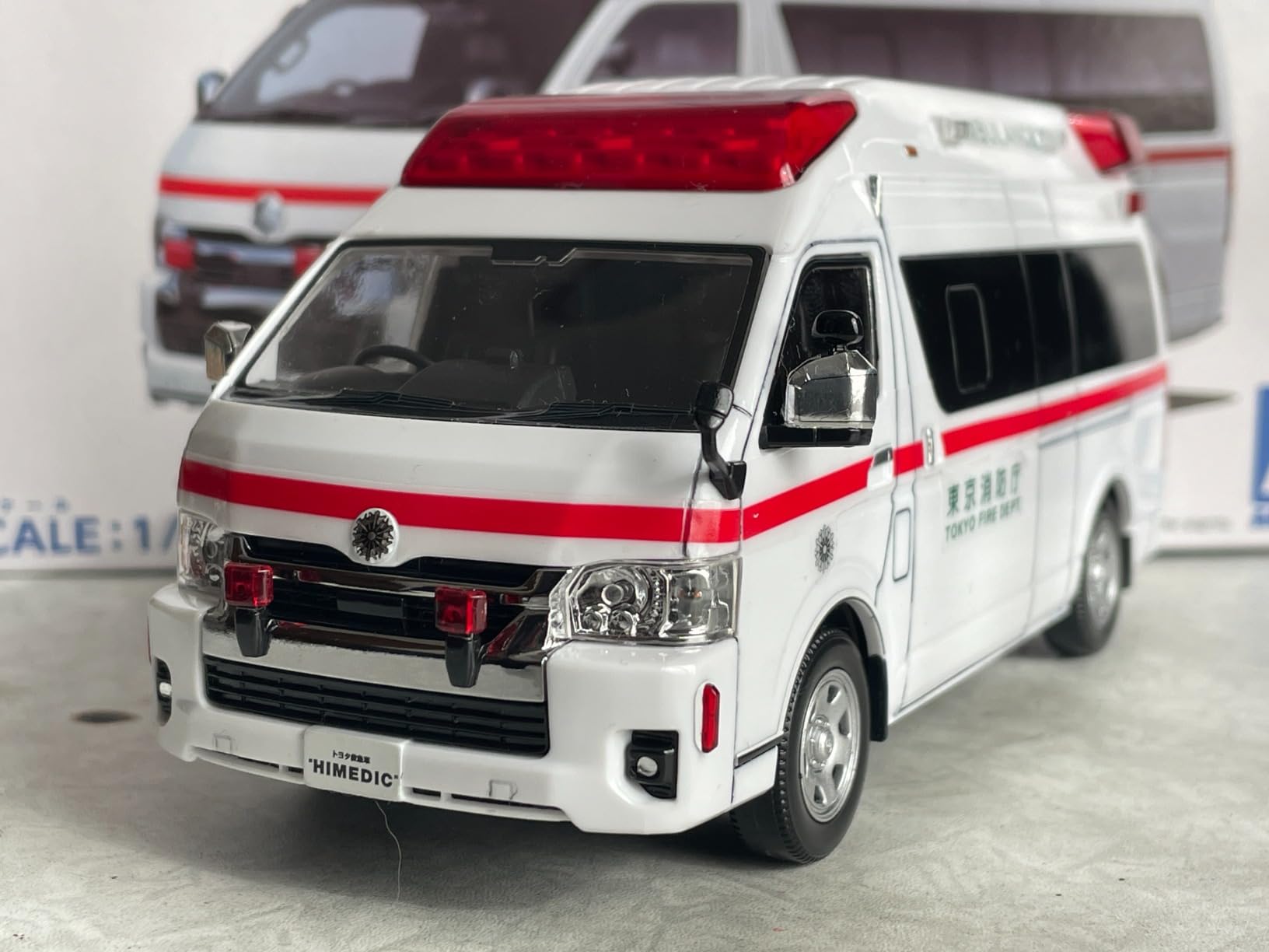 Amazon | 青島文化教材社 1/32 楽プラ スナップキット No.02-HM トヨタ ハイメディック救急車 色分け済みプラモデル ...