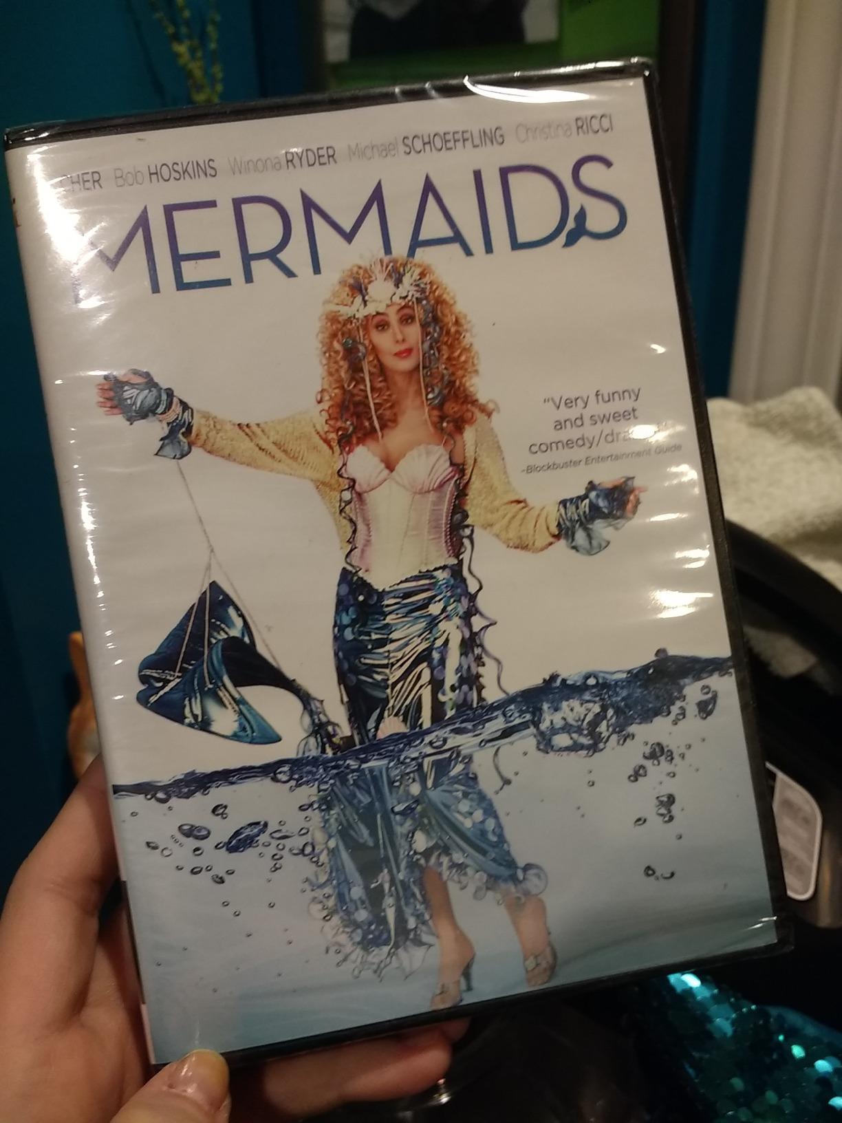 Amazon.com: Mermaids [VHS] : Cher, Bob Hoskins, Winona Ryder, Michael ...