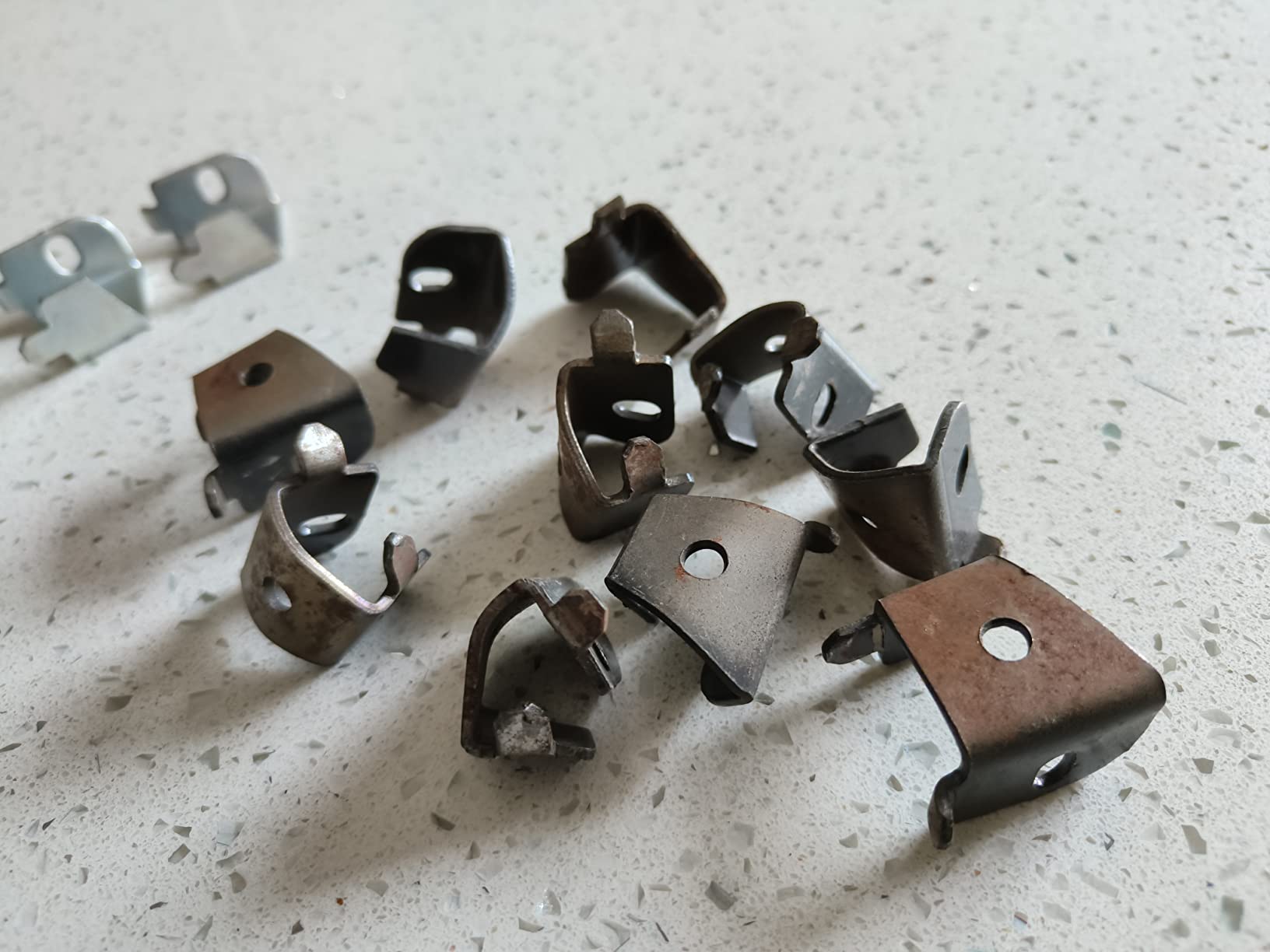 Almirah Shelf Placement Clip Patti (10Pcs) (AH-003) : Amazon.in: Home ...